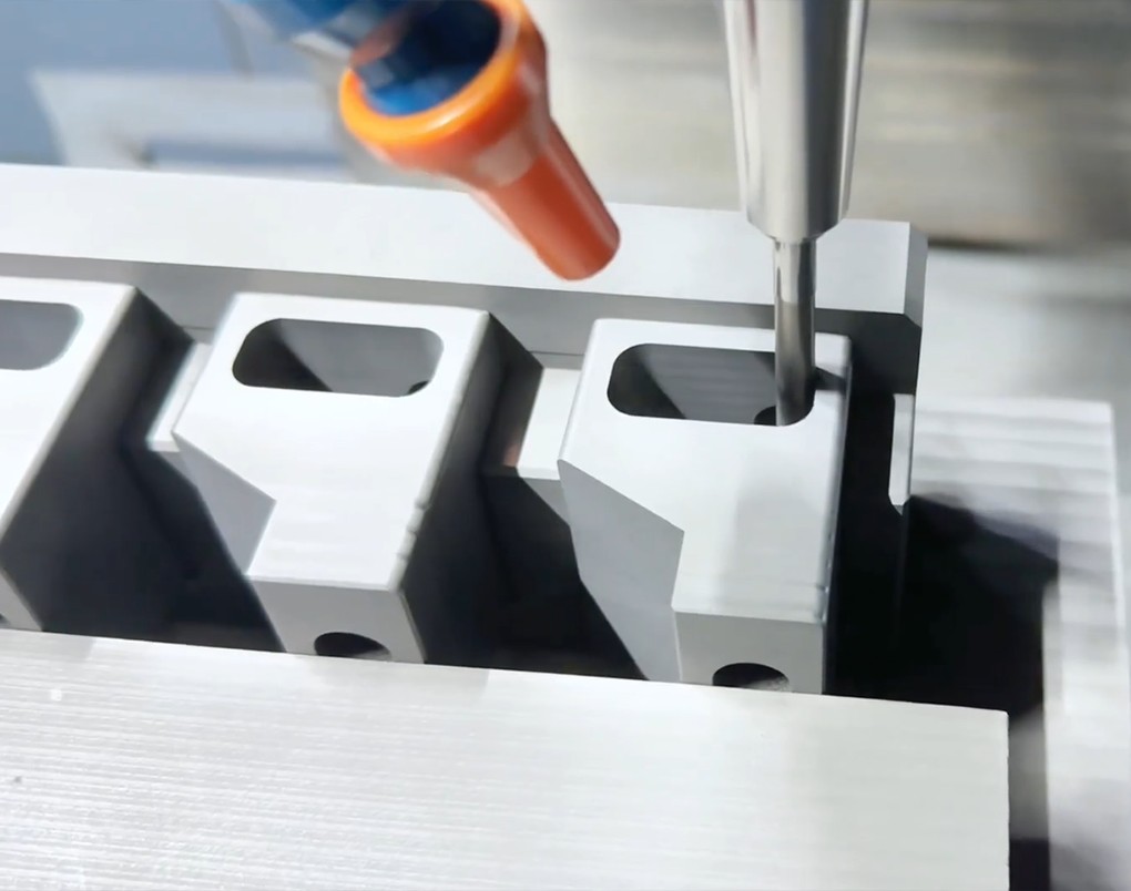 Mastering the Art of Graphite Machining with HHGRAPHITE - hhgraphite.com